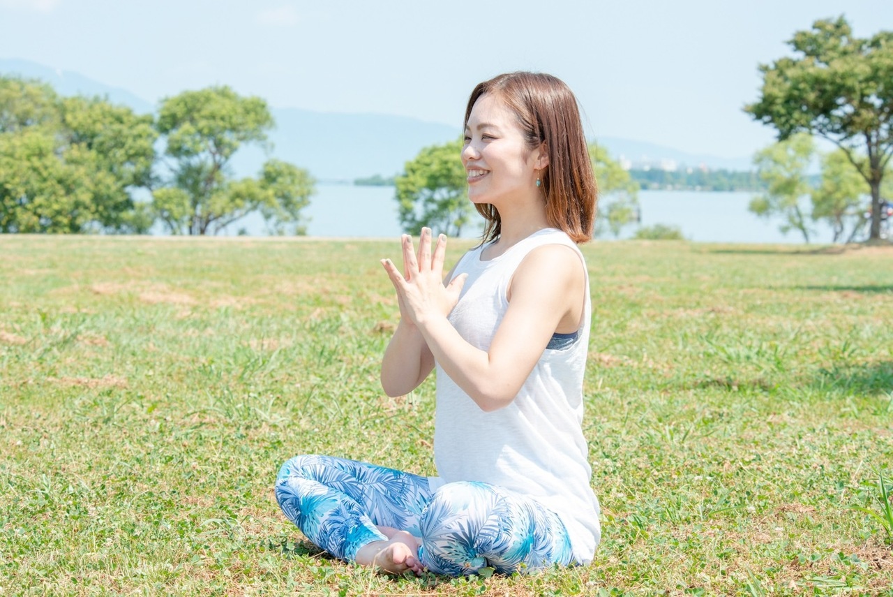 骨盤調整ヨガ 講師：YUI先生 | Coubic